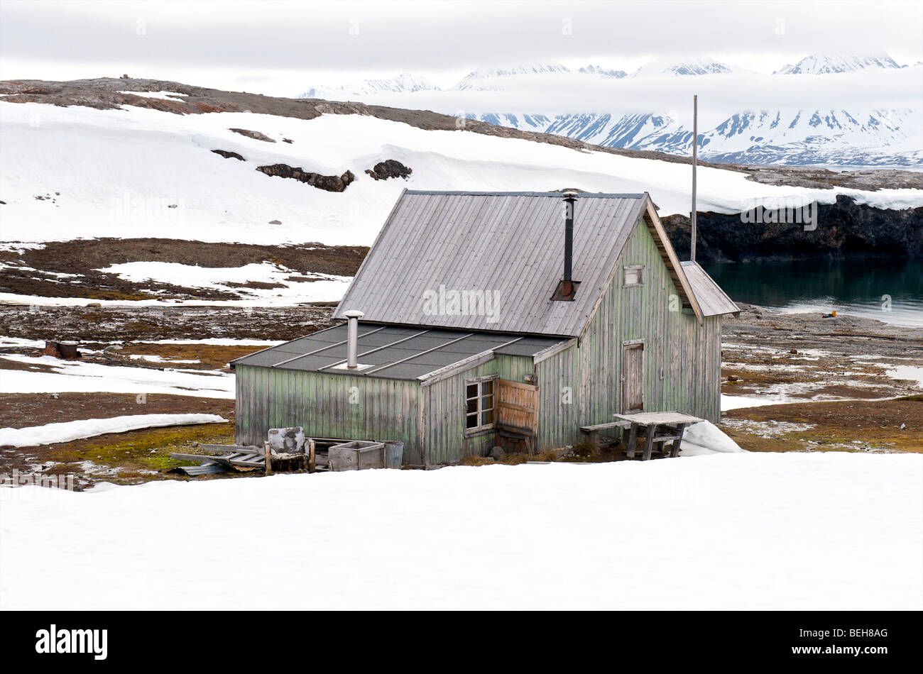 Trappers cabin hi-res stock photography and images - Alamy