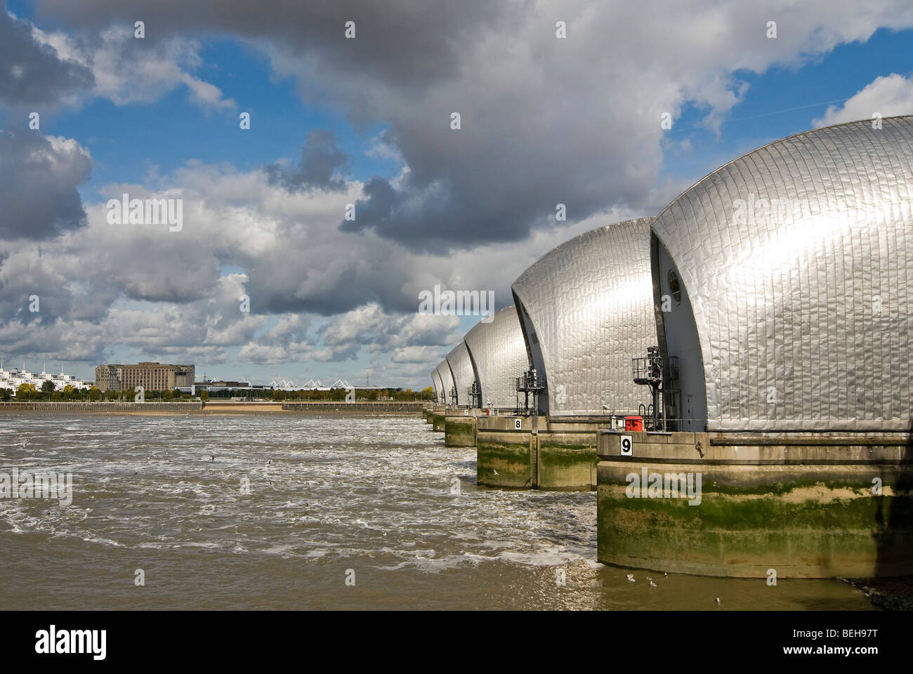 Horizontal upstream close up hi-res stock photography and images - Alamy