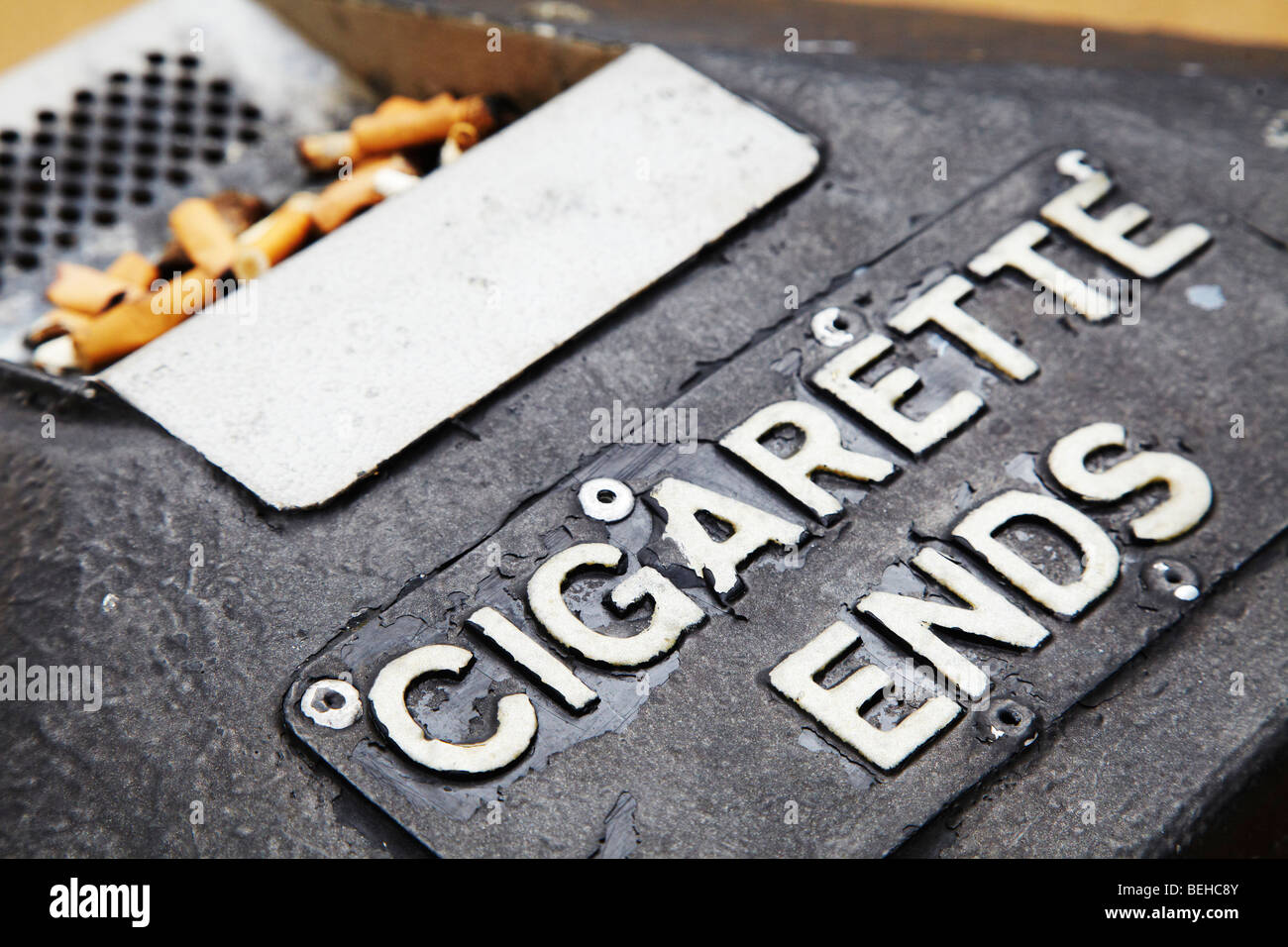 cigarette ends in ash tray Stock Photo - Alamy