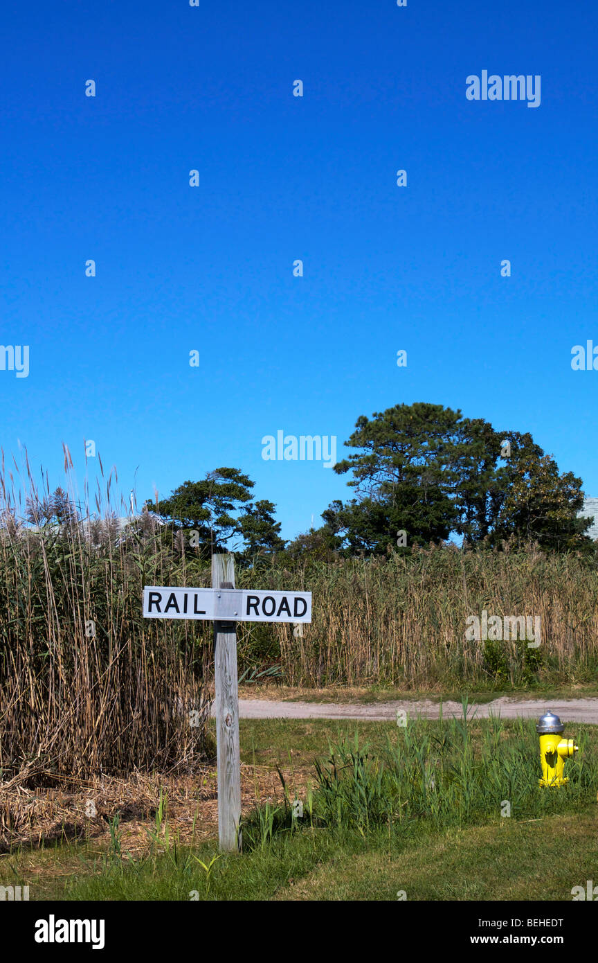 Rail road sign hi-res stock photography and images - Alamy