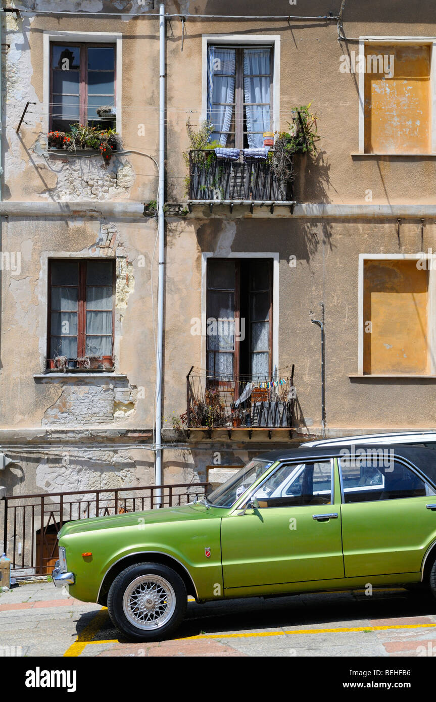 Car into building hi-res stock photography and images - Alamy