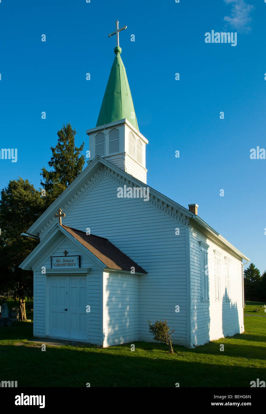 Small river cemetery hi-res stock photography and images - Alamy