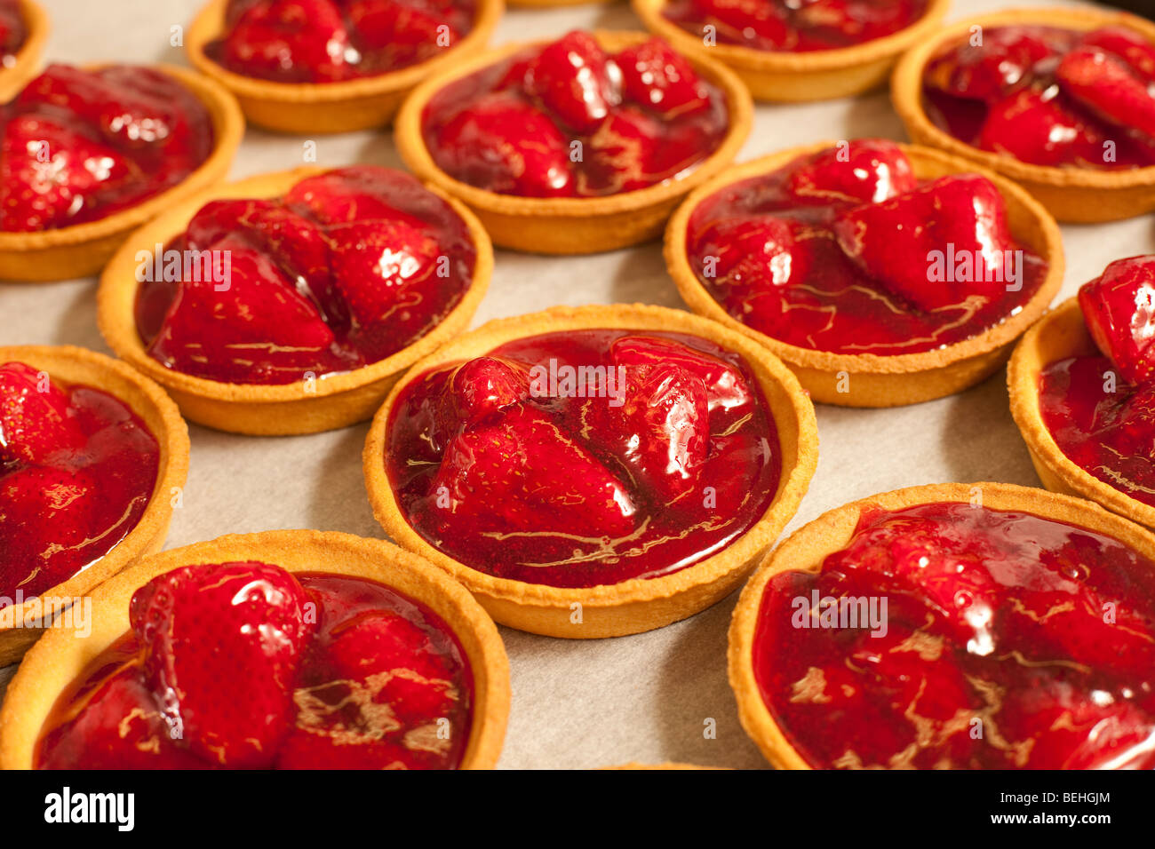 Red tarts hi-res stock photography and images - Alamy