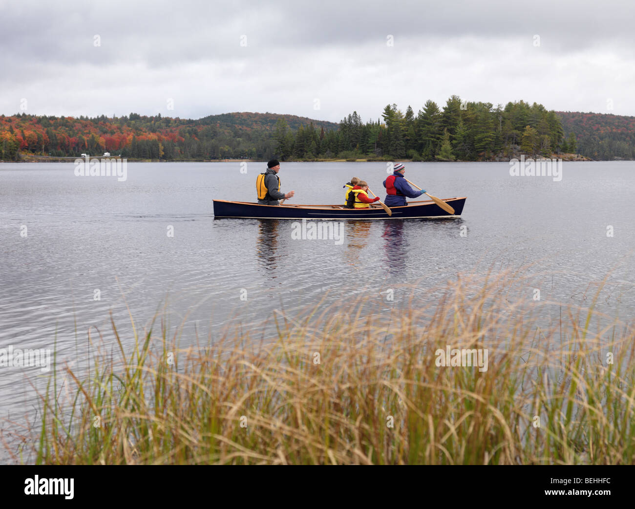 Children rowing boat hi-res stock photography and images - Alamy
