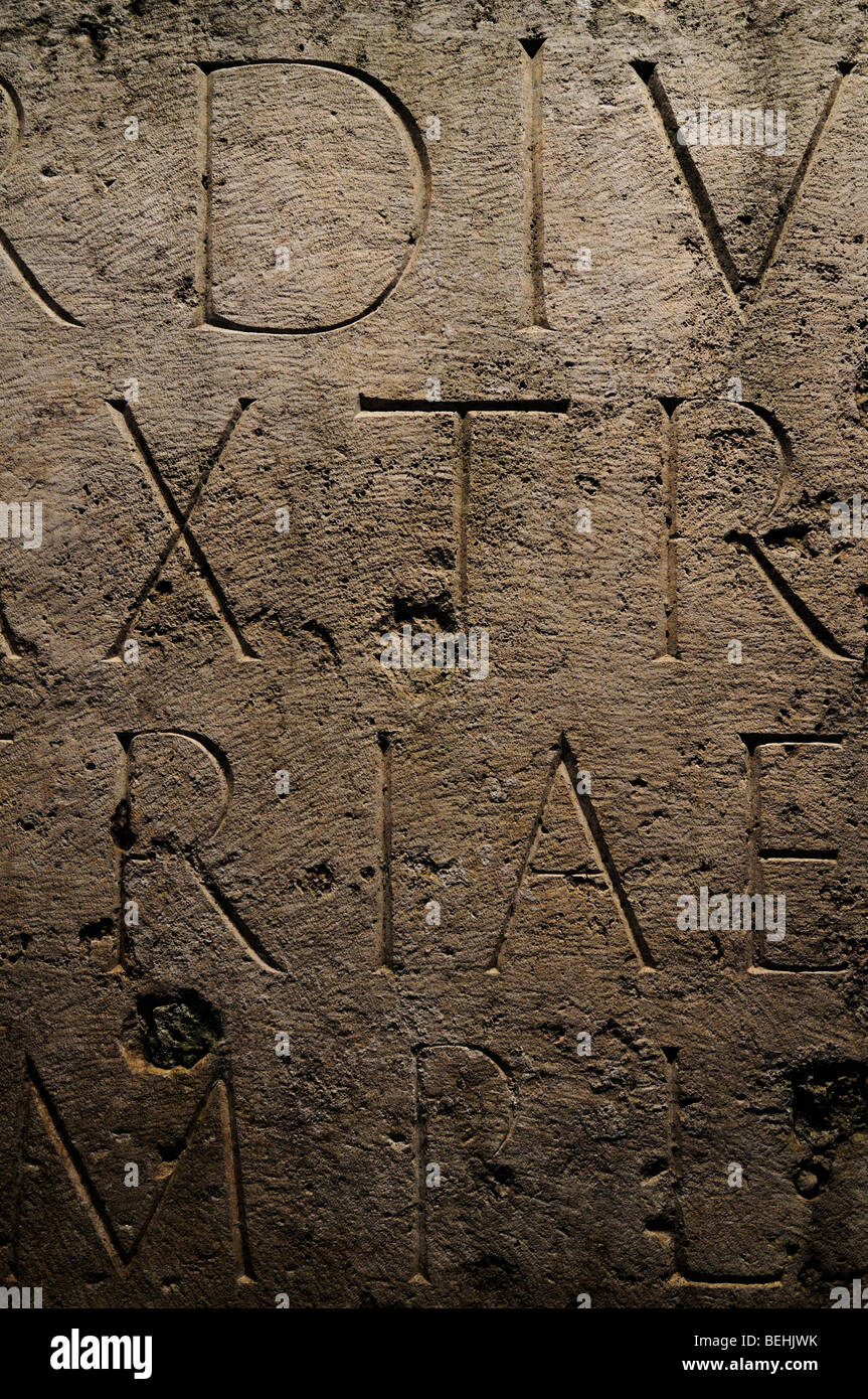 Roman capitals hi-res stock photography and images - Alamy