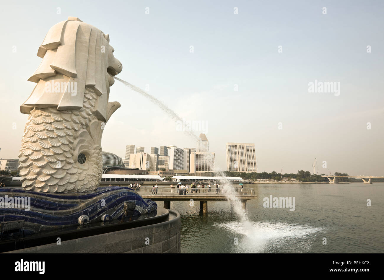 Singapore, River District, Merlion Park. Merlion statue at dusk Stock ...
