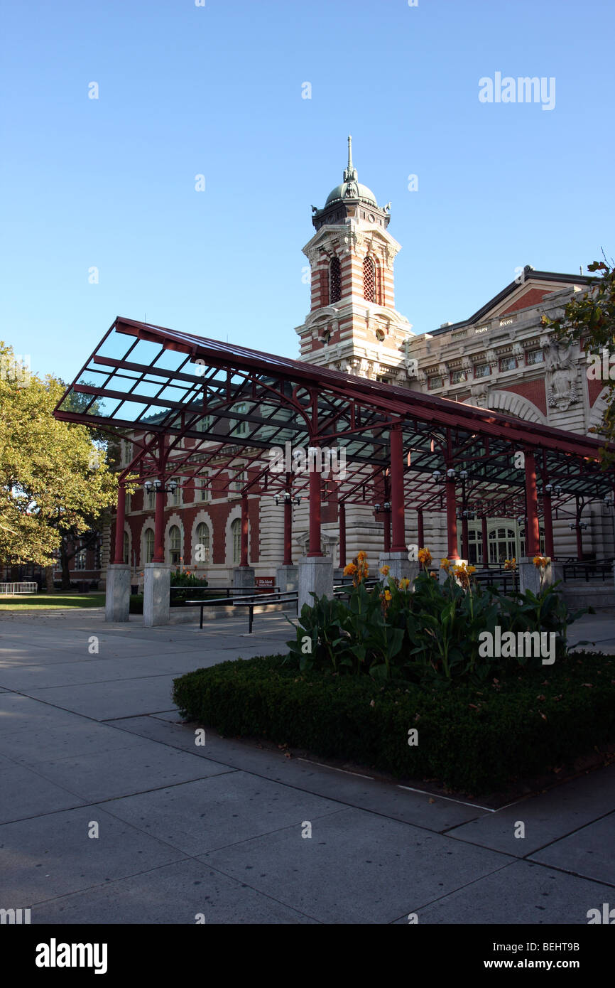 Ellis island freedom symbol hi-res stock photography and images - Alamy