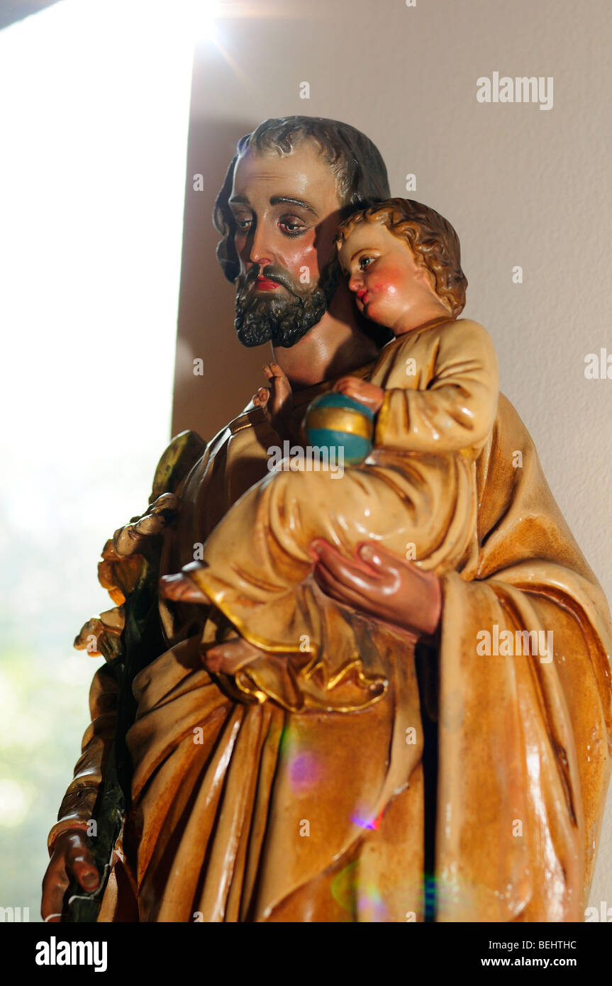 Prayer statue catholic hi-res stock photography and images - Alamy