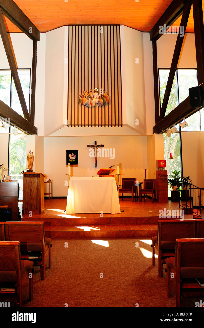 Catholic church interior hi-res stock photography and images - Alamy