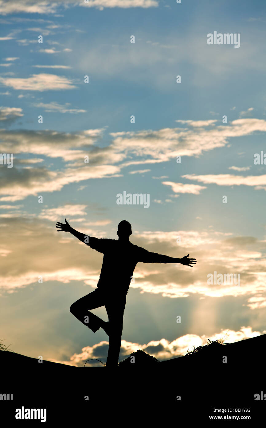 Man reaching up silhouette hi-res stock photography and images - Alamy