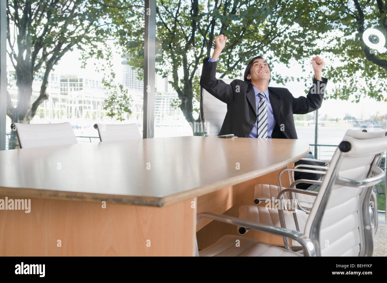 Smiling news conference hi-res stock photography and images - Alamy