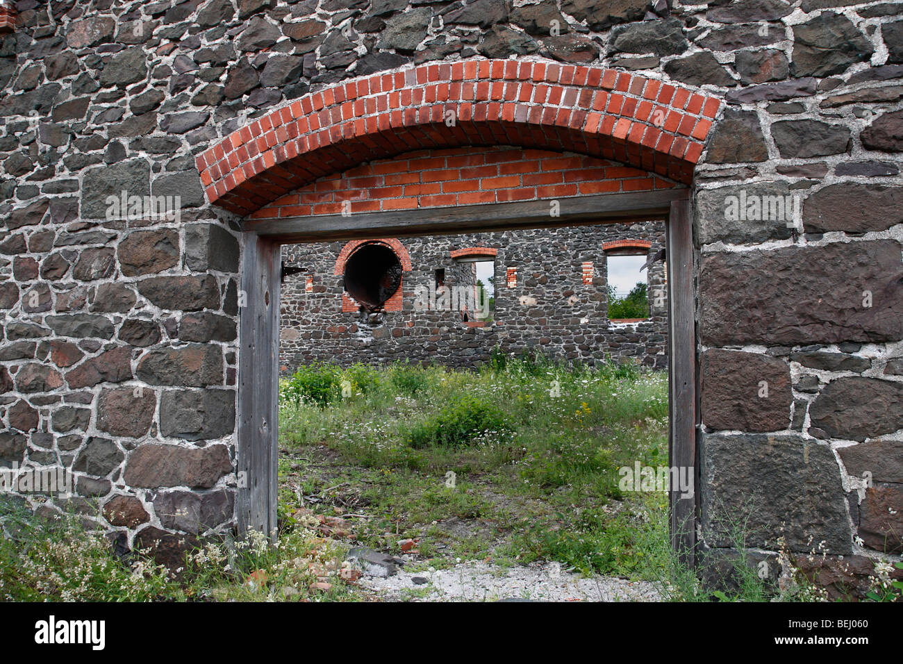Buildings and ruins hi-res stock photography and images - Alamy