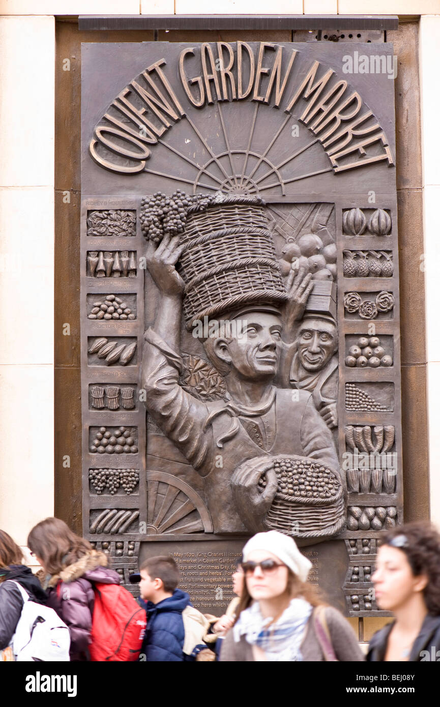 Relief sculpture hi-res stock photography and images - Alamy