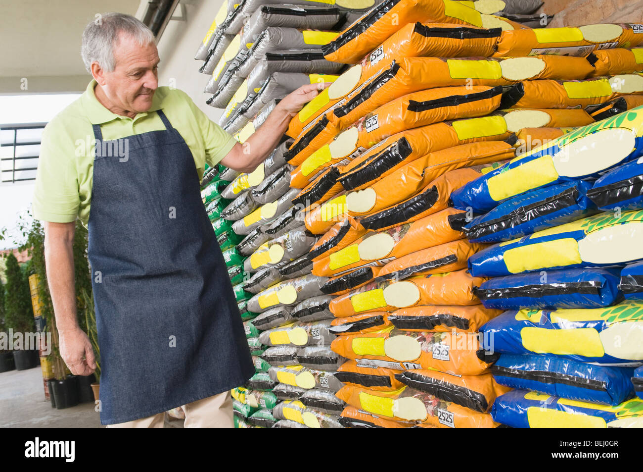 Selling fertilizer hi-res stock photography and images - Alamy