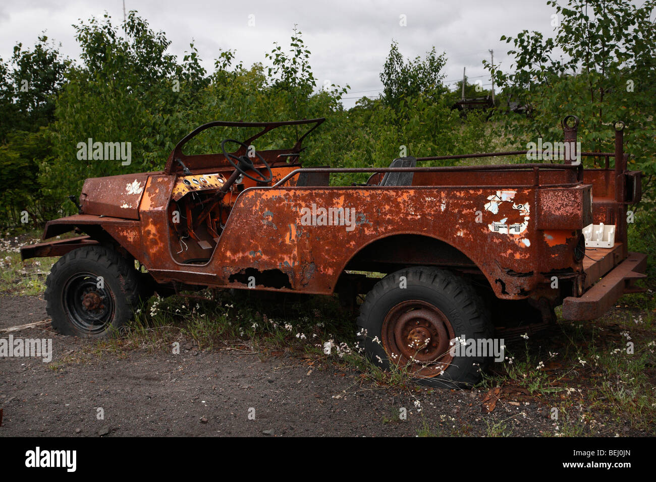 Abandoned old rusty jeep rusty hi-res stock photography and images - Alamy