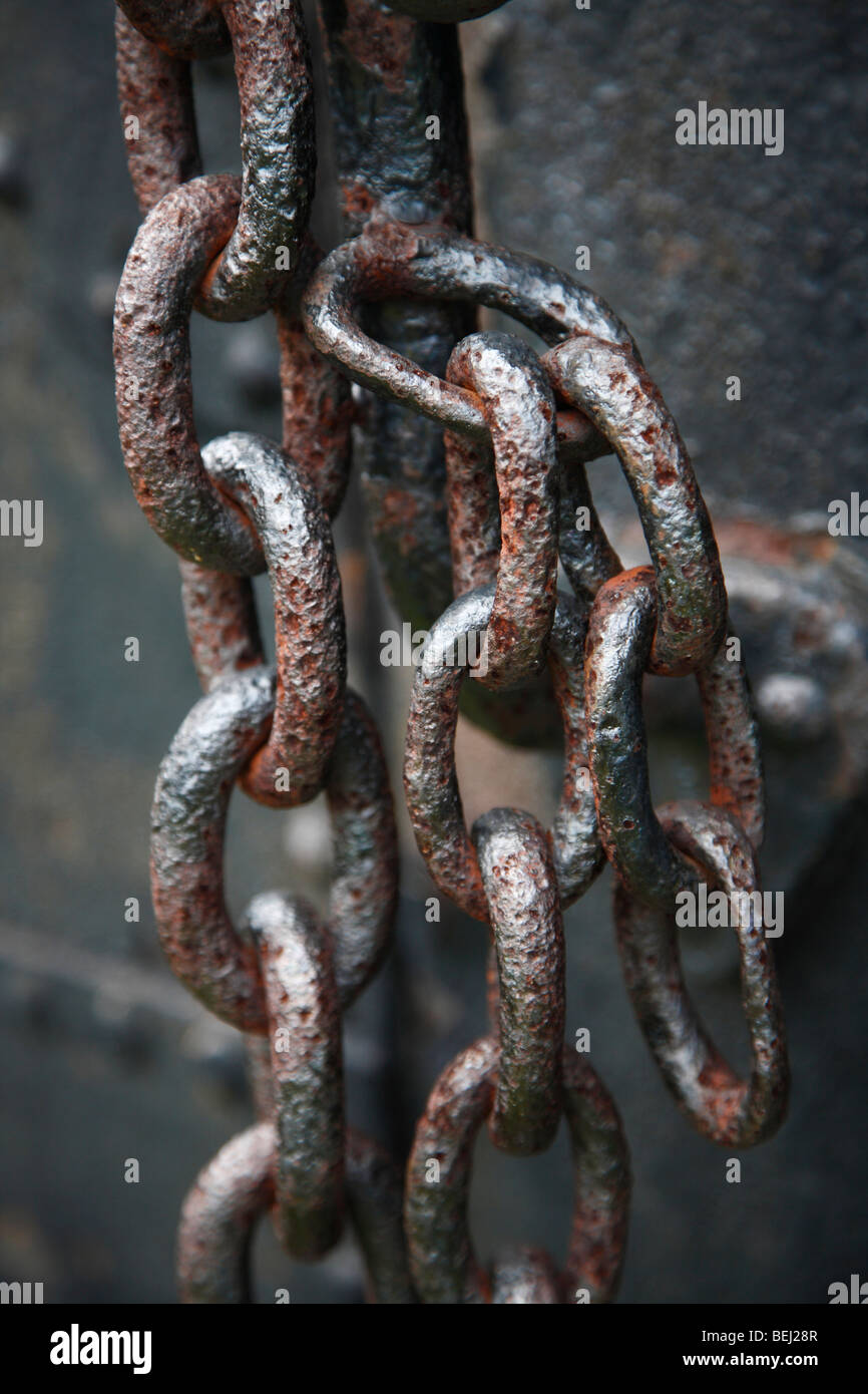 And chain hi hi-res stock photography and images - Alamy