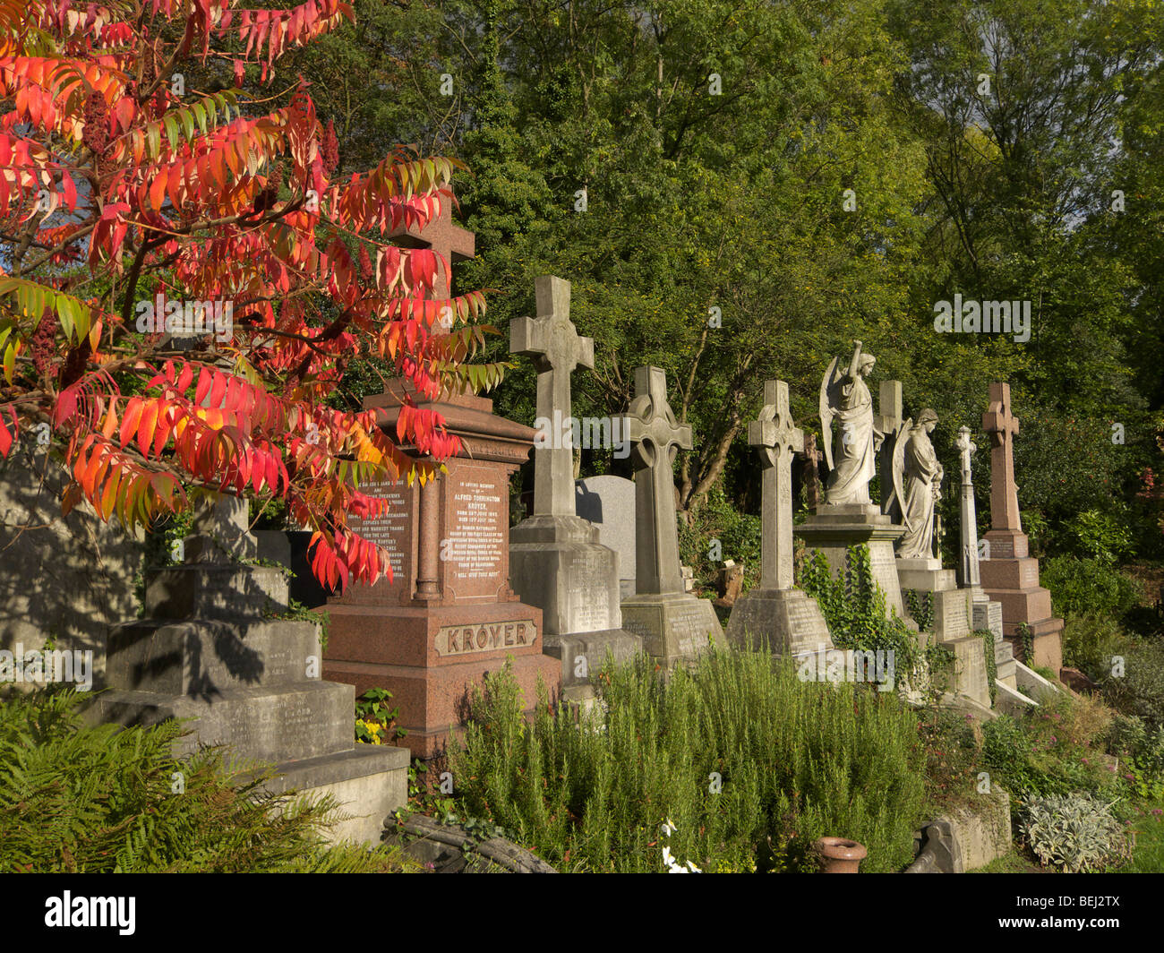 Headstone highgate cemetery hi-res stock photography and images - Alamy