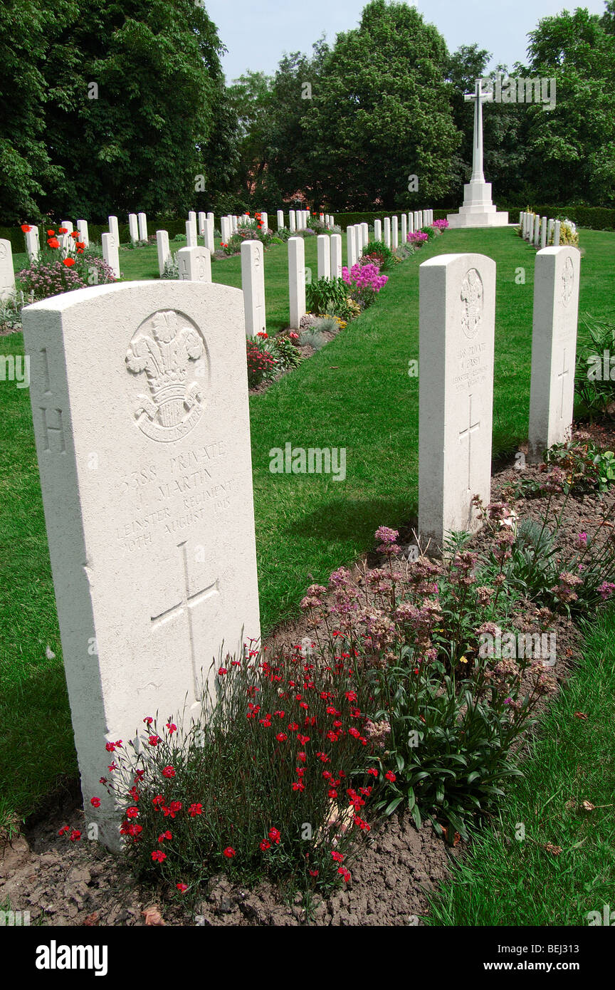First World War One graves on the WW1 Lille Ramparts Cemetery at Ypres ...