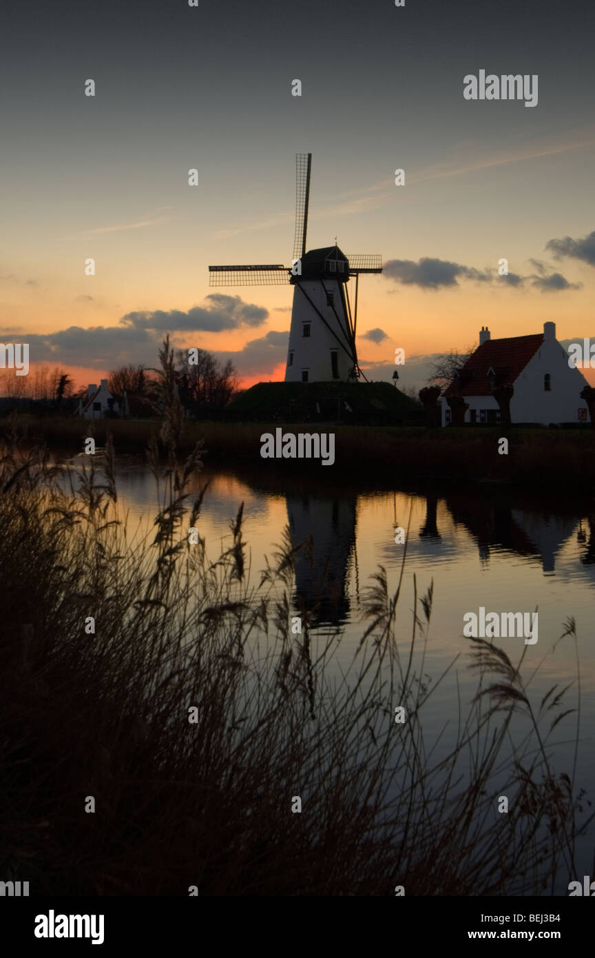 Buildings along damme canal hi-res stock photography and images - Alamy