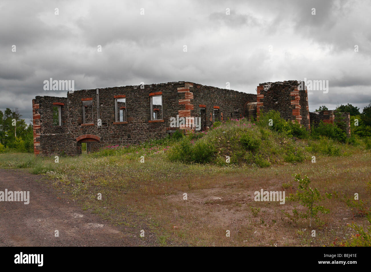 Old mine ruins hi-res stock photography and images - Alamy