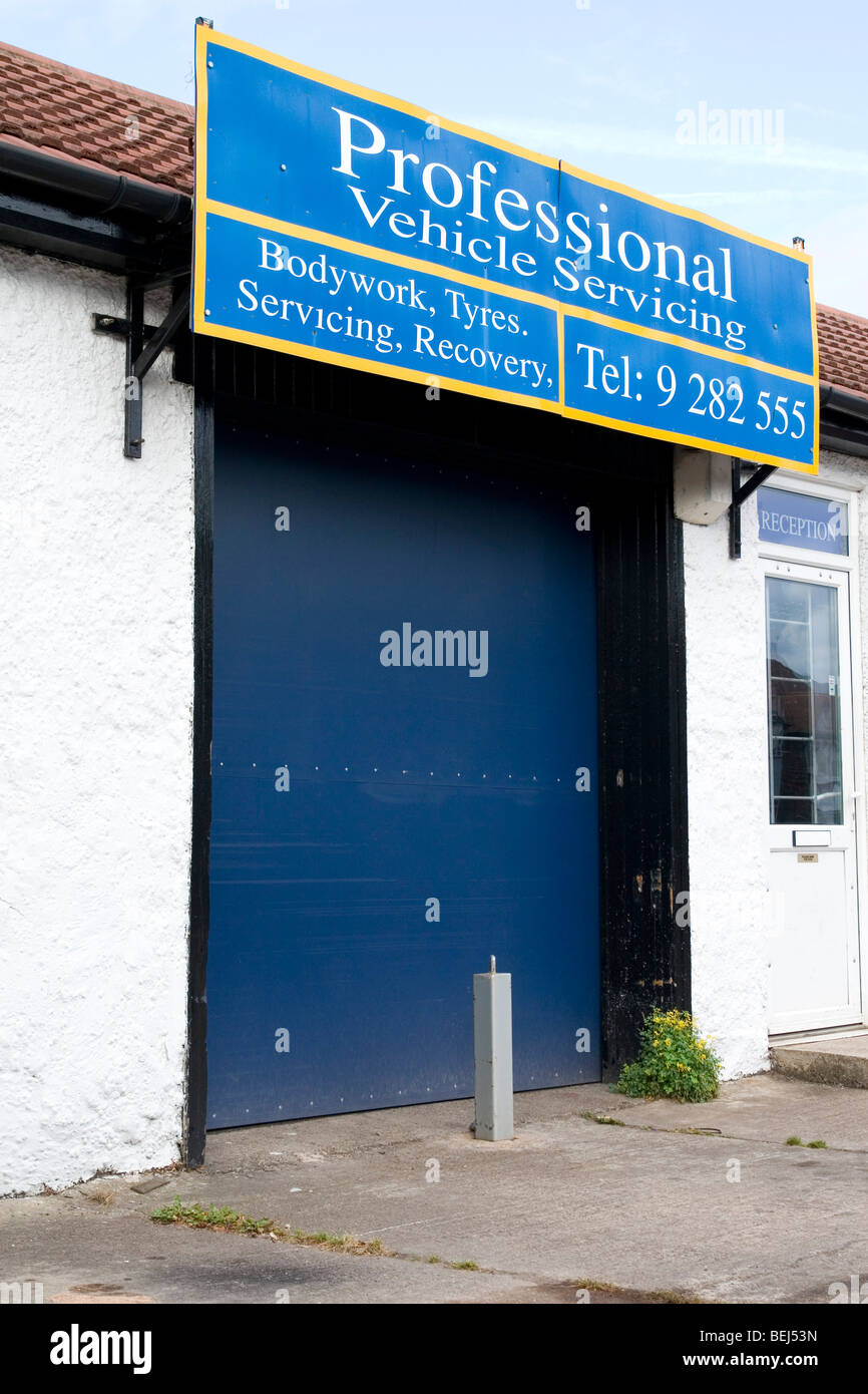 Professional Vehicle Servicing Garage Stock Photo - Alamy