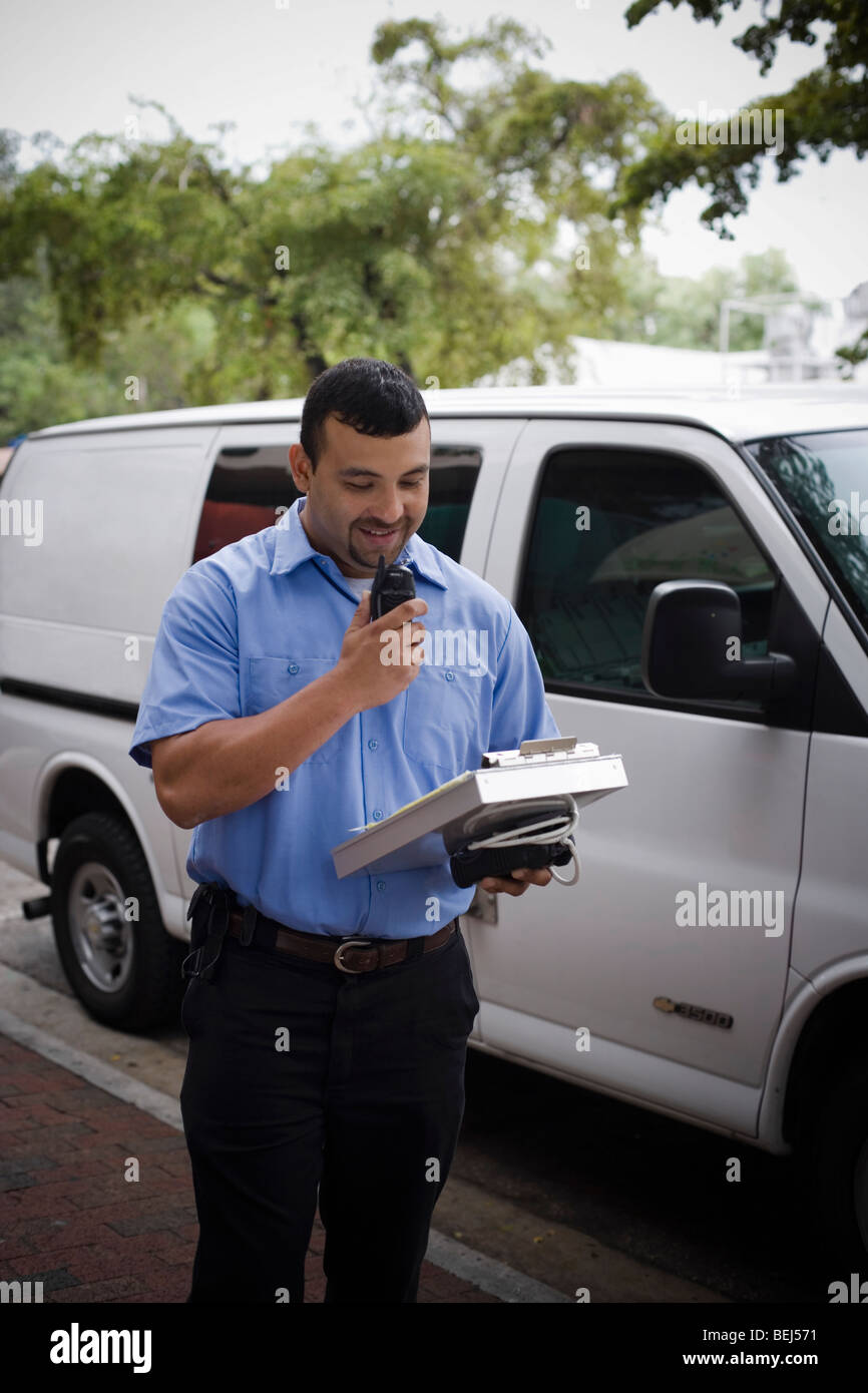 Cable man working outdoors Stock Photo - Alamy