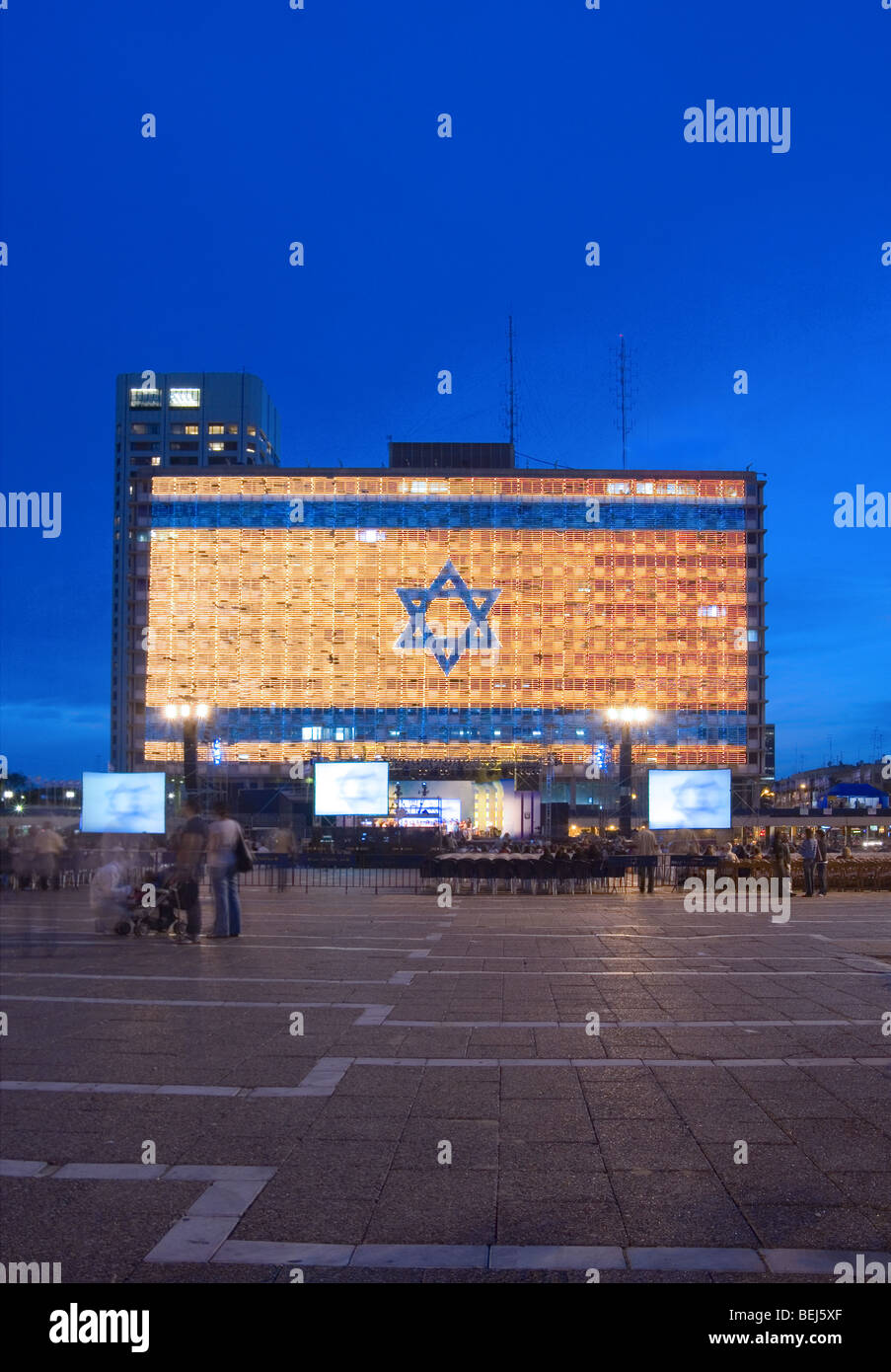 Flag of Israel created by light bulbs on the Tel Aviv municipality ...