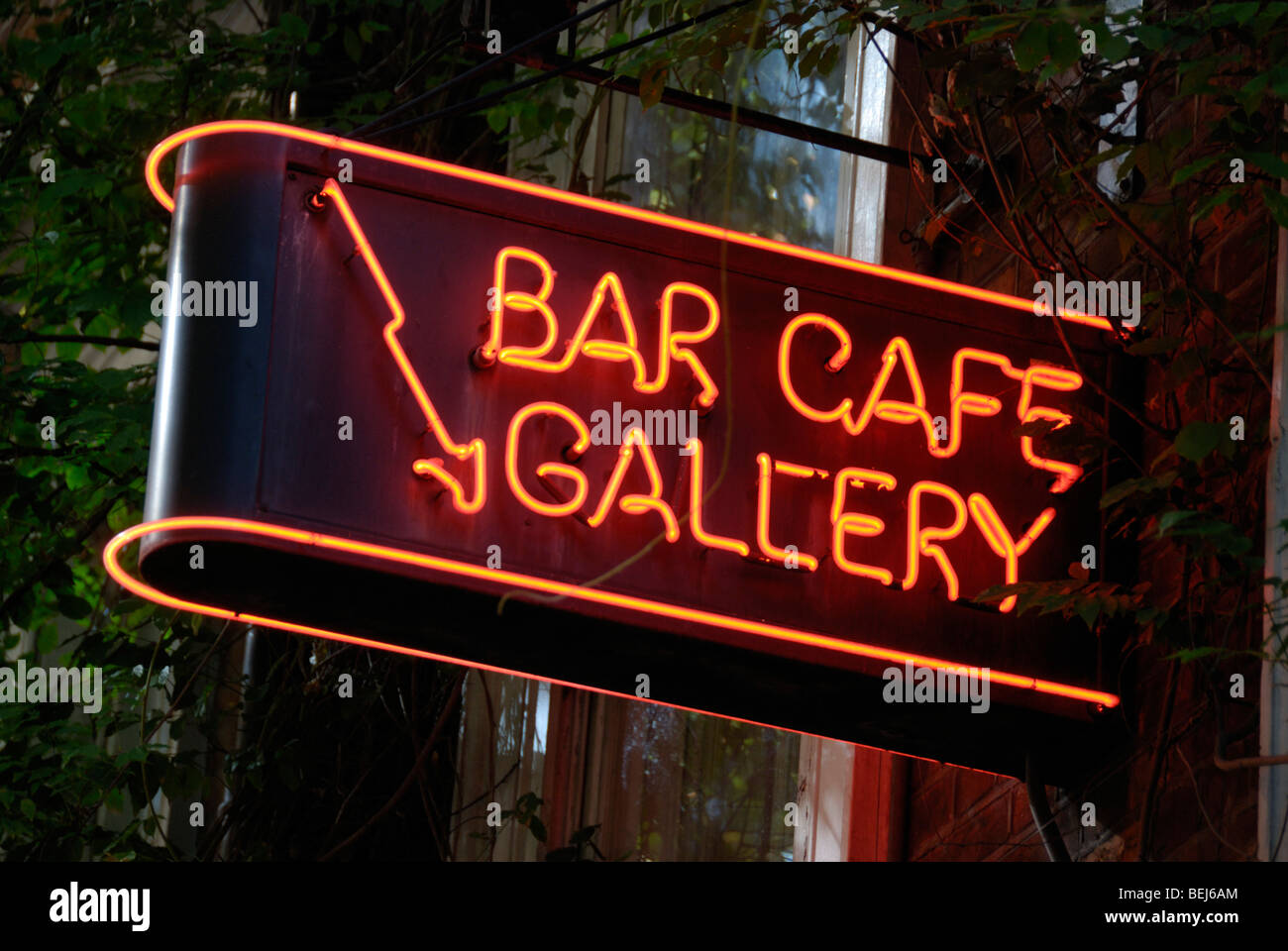 Neon ' Bar, Cafe, Gallery sign Stock Photo - Alamy