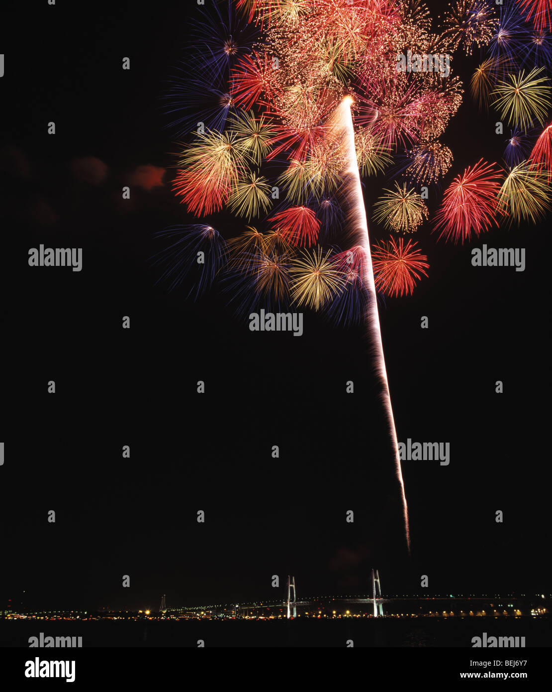 Night fireworks in motion hi-res stock photography and images - Alamy