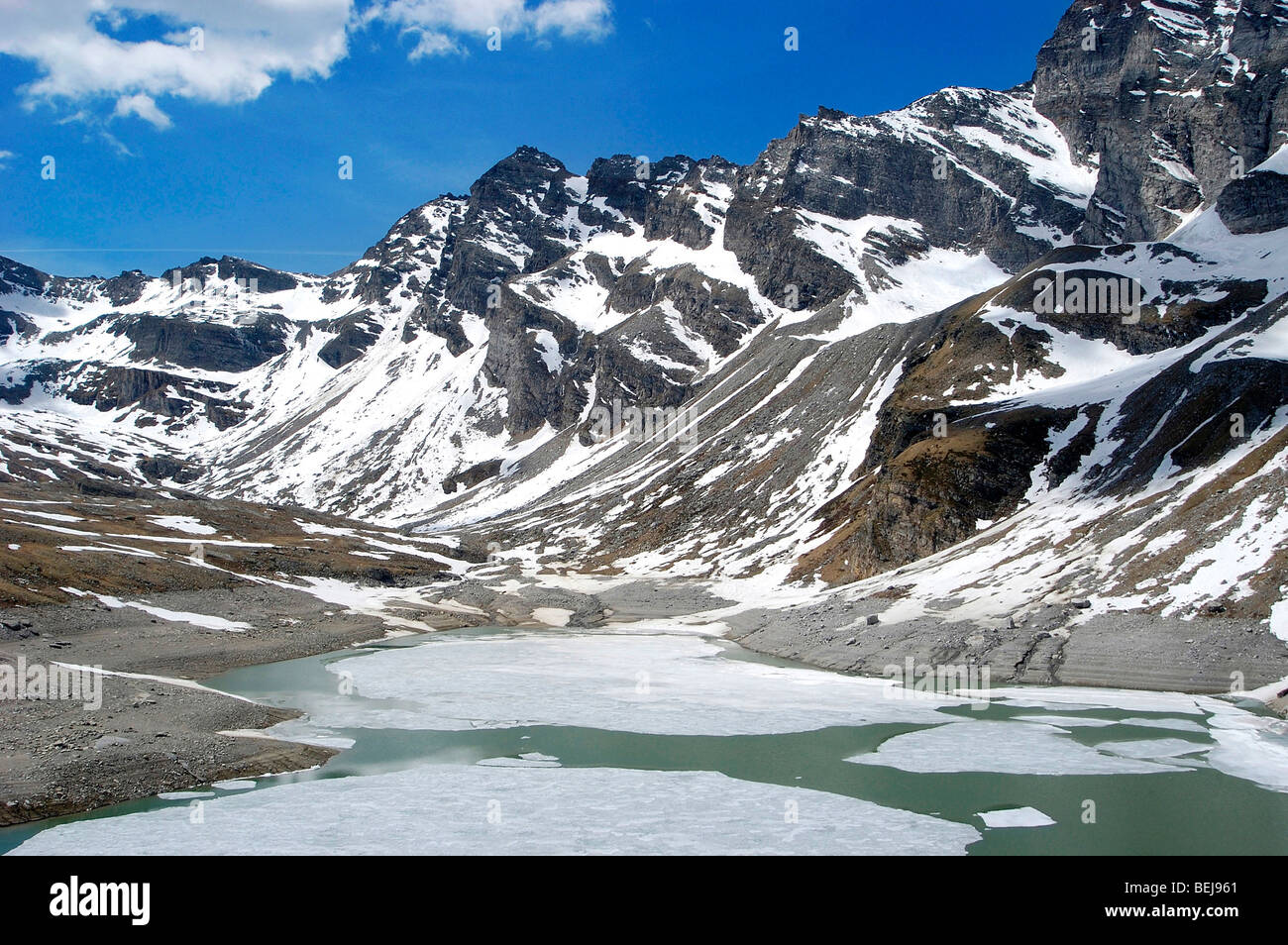 Lago avino hi-res stock photography and images - Alamy