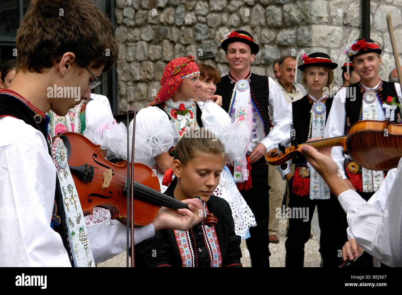Folk band hi-res stock photography and images - Alamy