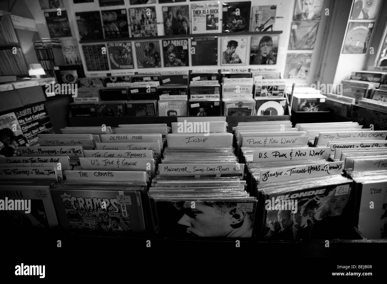 Record shop hi-res stock photography and images - Alamy