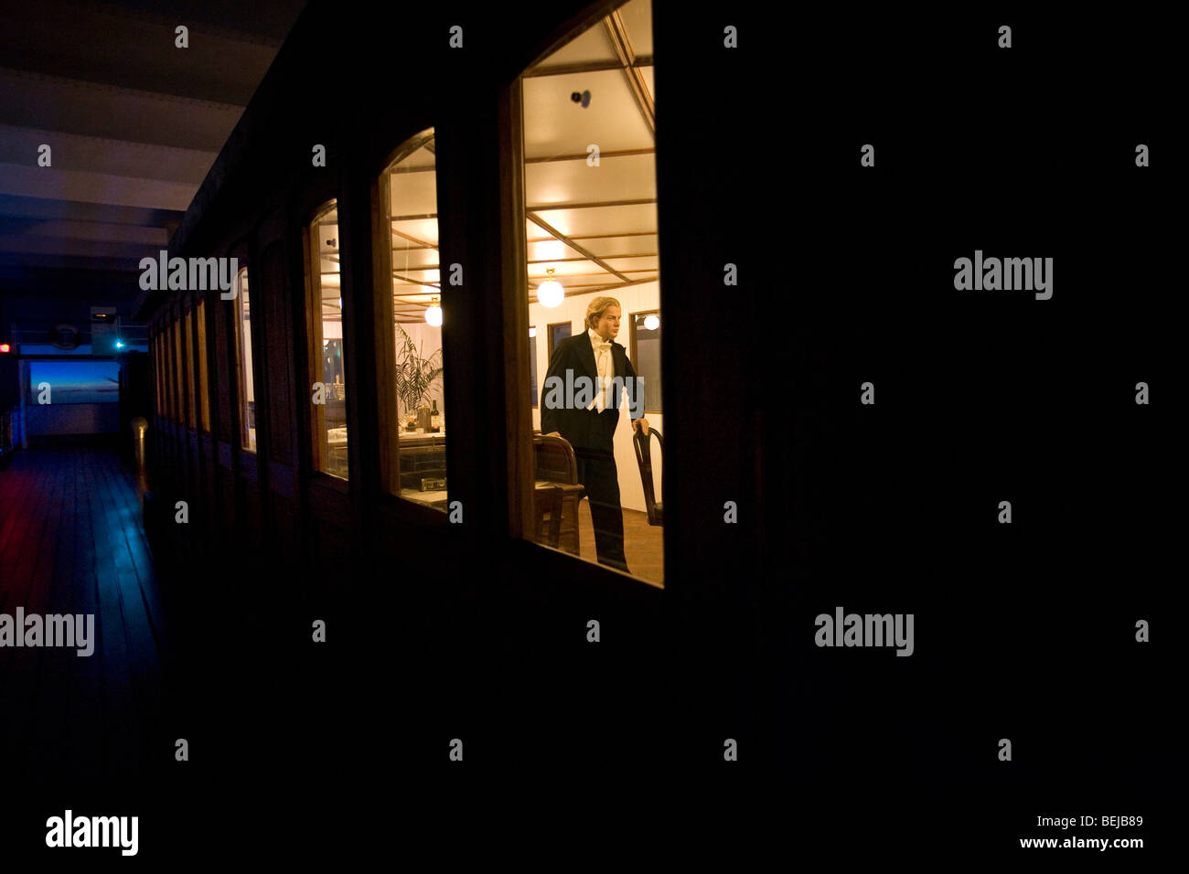 Kate Winslet and Leonardo Di Caprio wax statue on board, Galata Museo ...