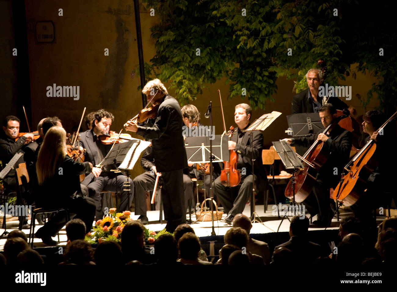 Violinist uto ughi in concert hi-res stock photography and images - Alamy