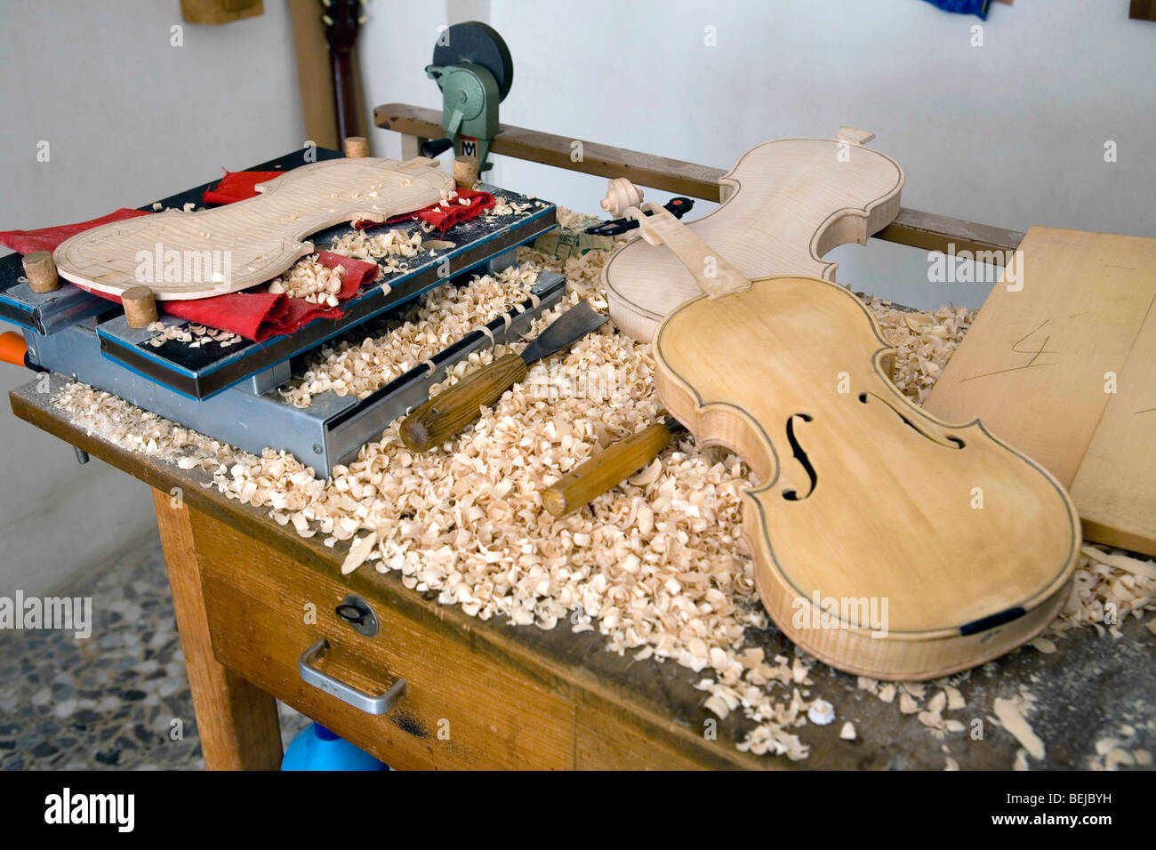 Francesco cavallo lute maker hi-res stock photography and images - Alamy