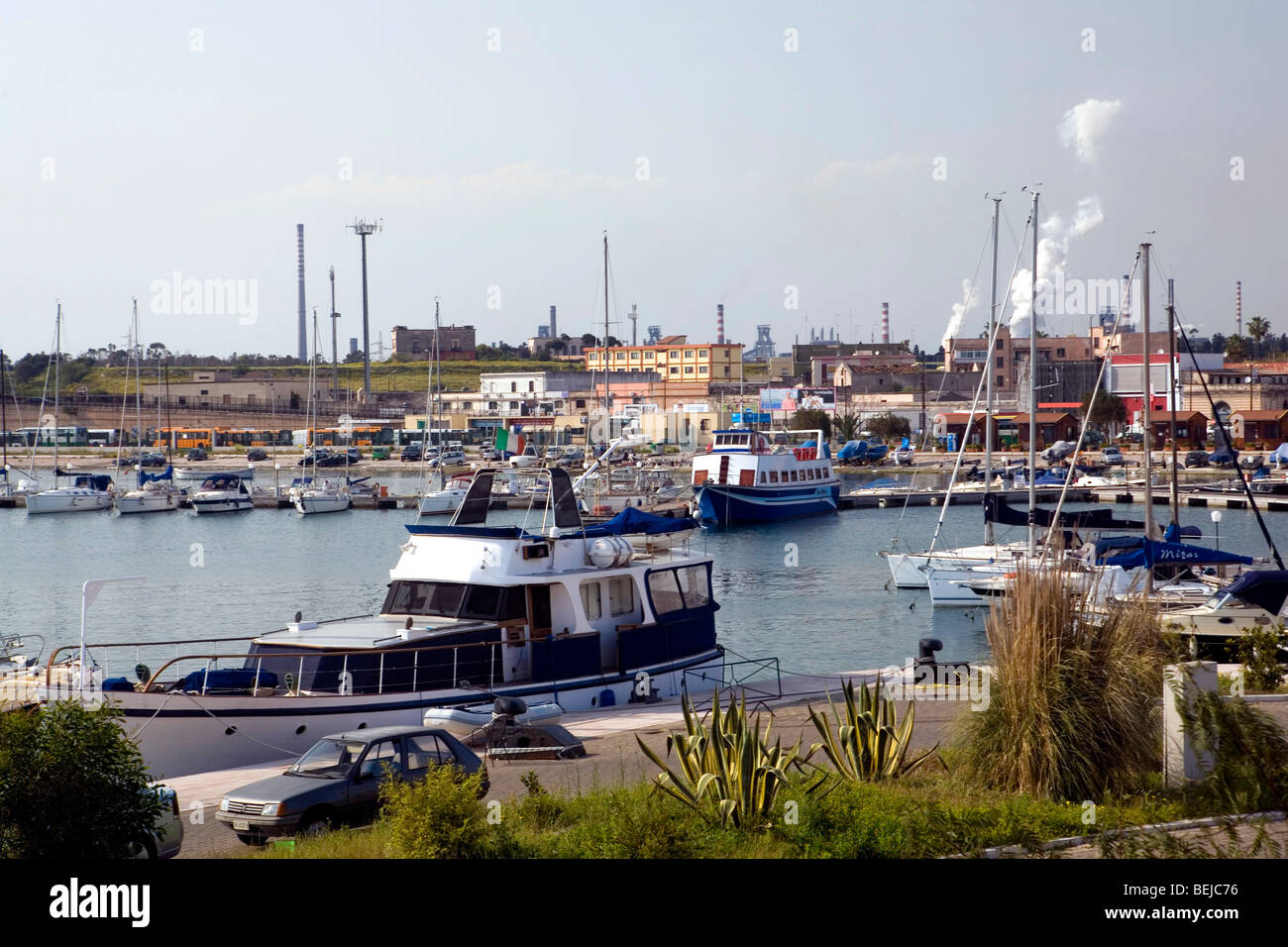 Taranto harbour hi-res stock photography and images - Alamy