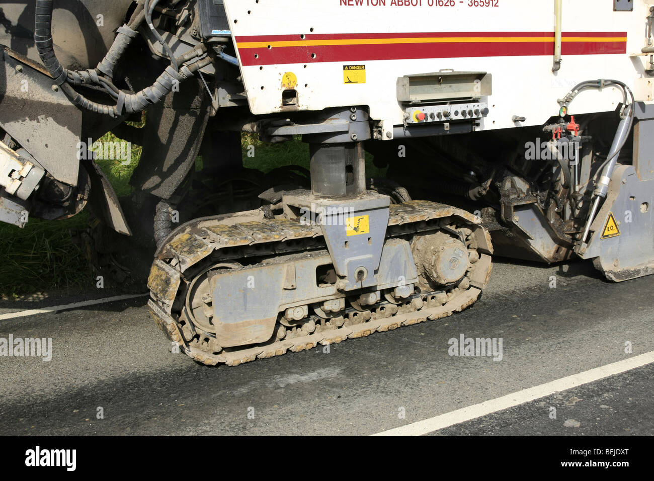 Fixing road surface hi-res stock photography and images - Alamy