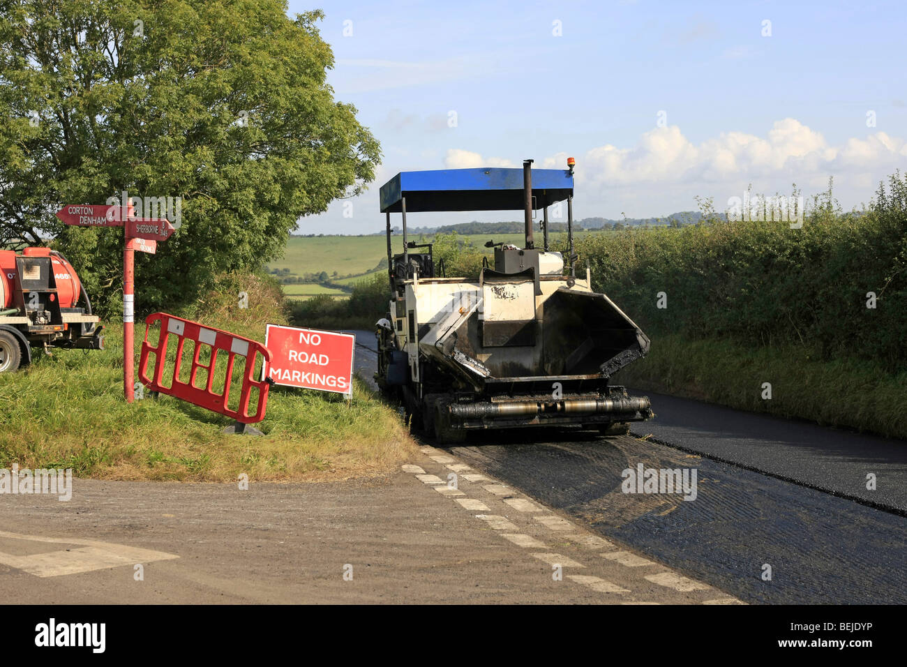 Tarmac Machine High Resolution Stock Photography and Images - Alamy
