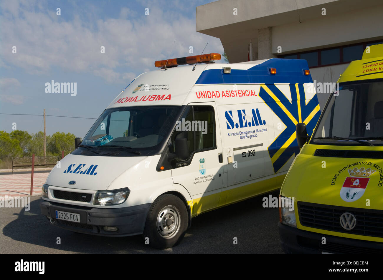 Spanish emergency ambulance hi-res stock photography and images - Alamy