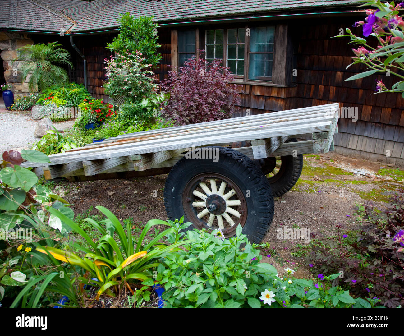 A wooden cart Stock Photo - Alamy