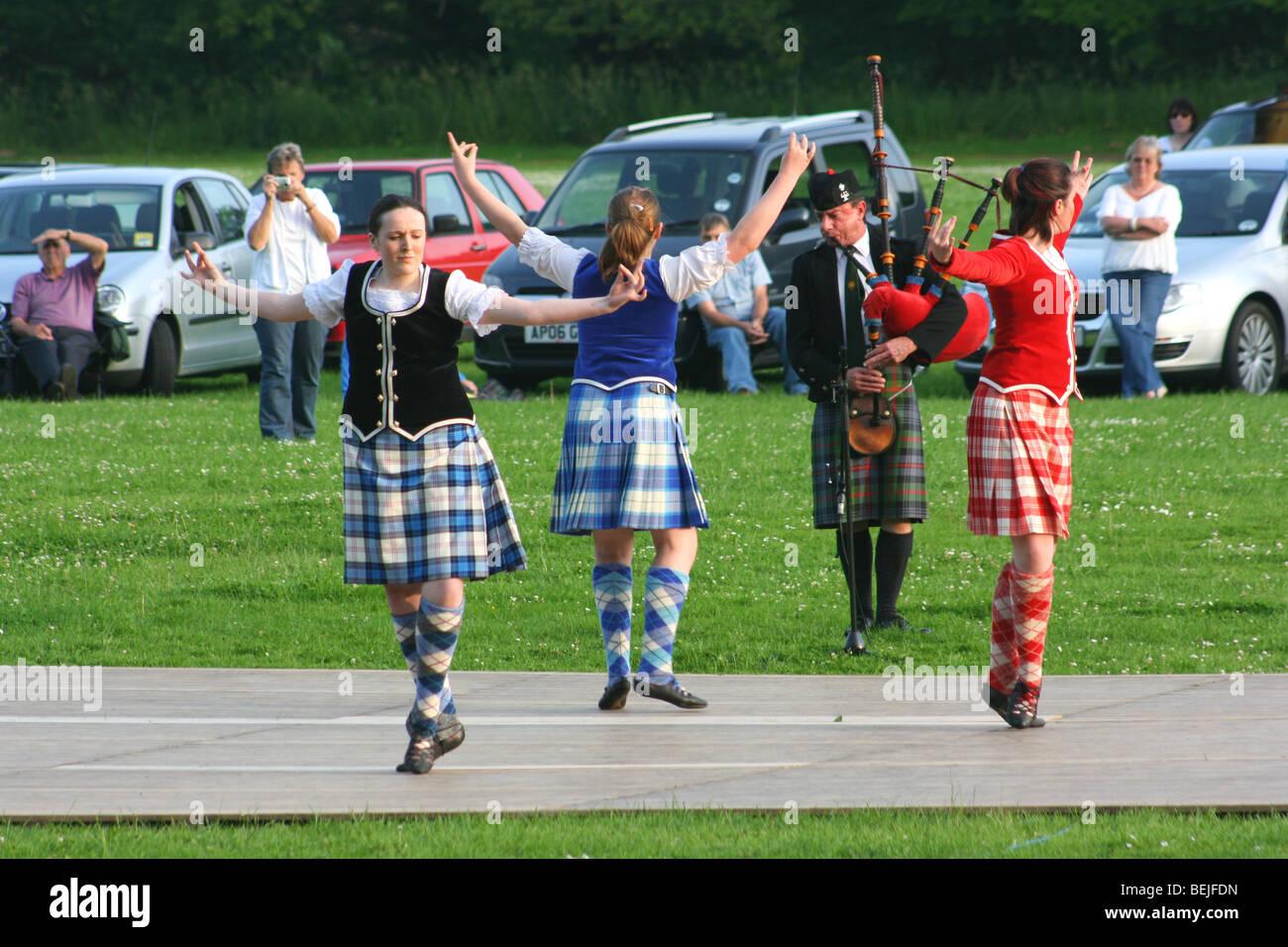 Highland dancers hi-res stock photography and images - Alamy