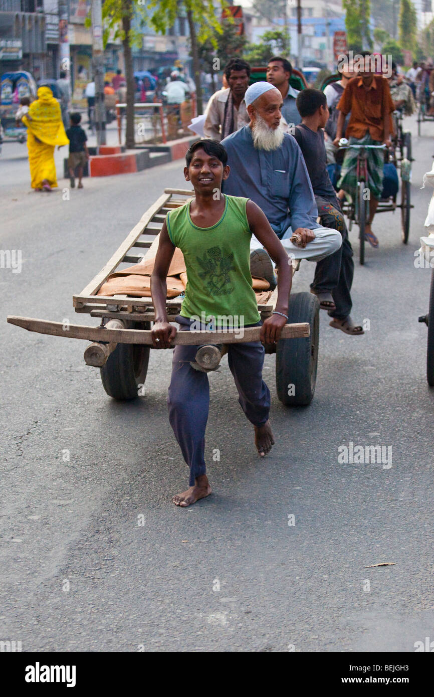 Boy Pulling Cart in Khulna Bangladesh Stock Photo - Alamy