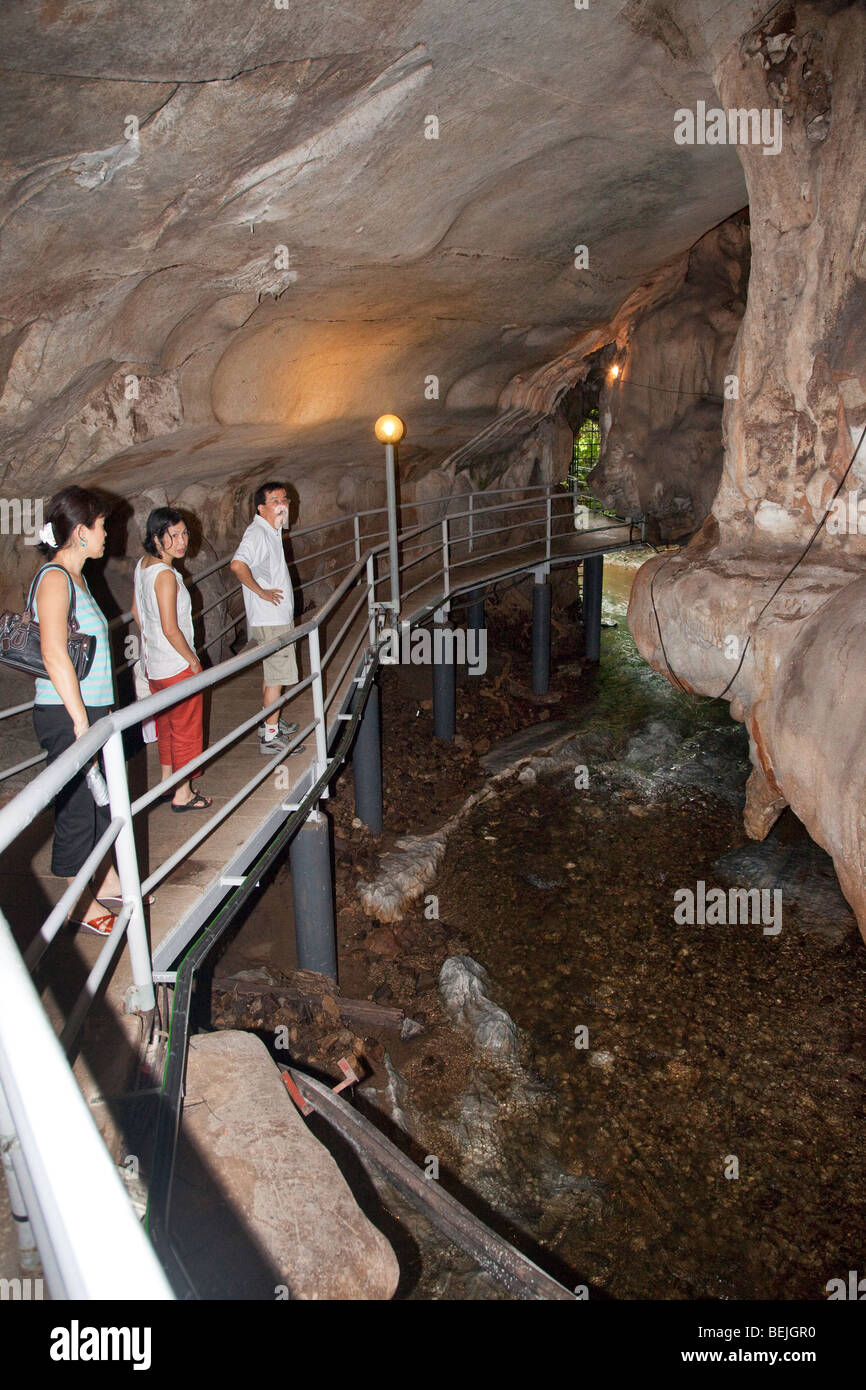 Under walkway hi-res stock photography and images - Alamy