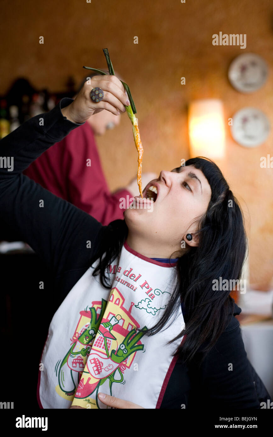 Calcot Catalan Spain Dorada onion Spanish cooking Stock Photo - Alamy