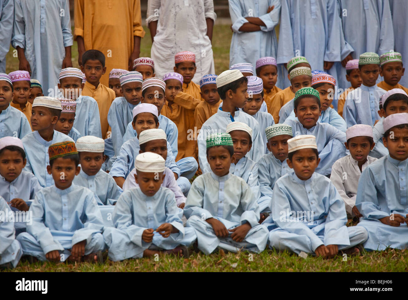 Bangladesh muslim children masjid hi-res stock photography and images ...