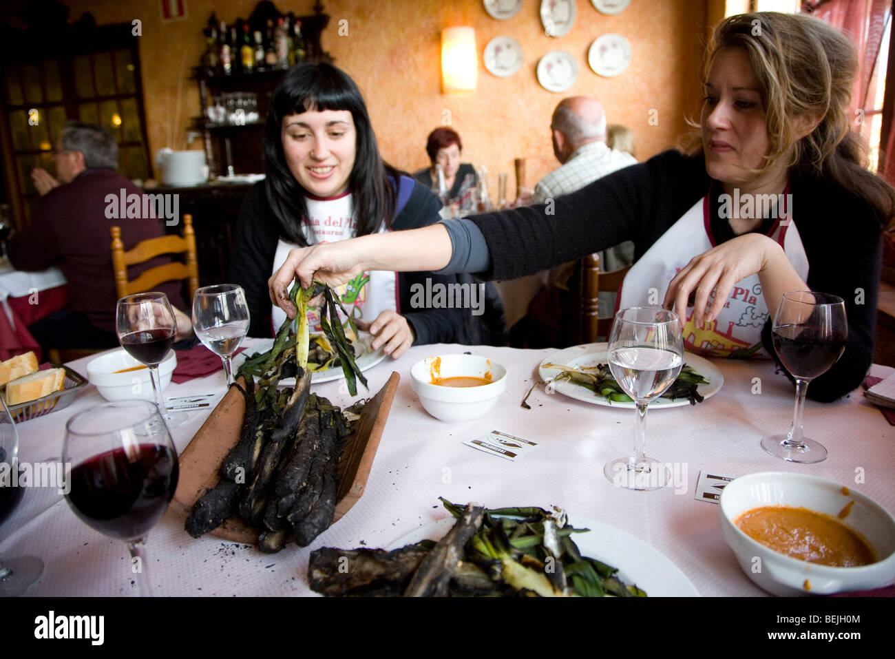 Calcot Catalan Spain Dorada onion Spanish cooking Stock Photo - Alamy