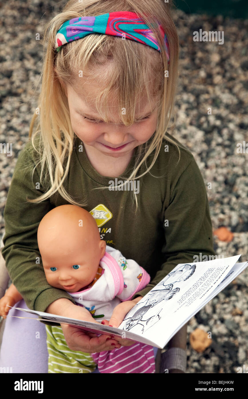 Nina smart hi-res stock photography and images - Alamy