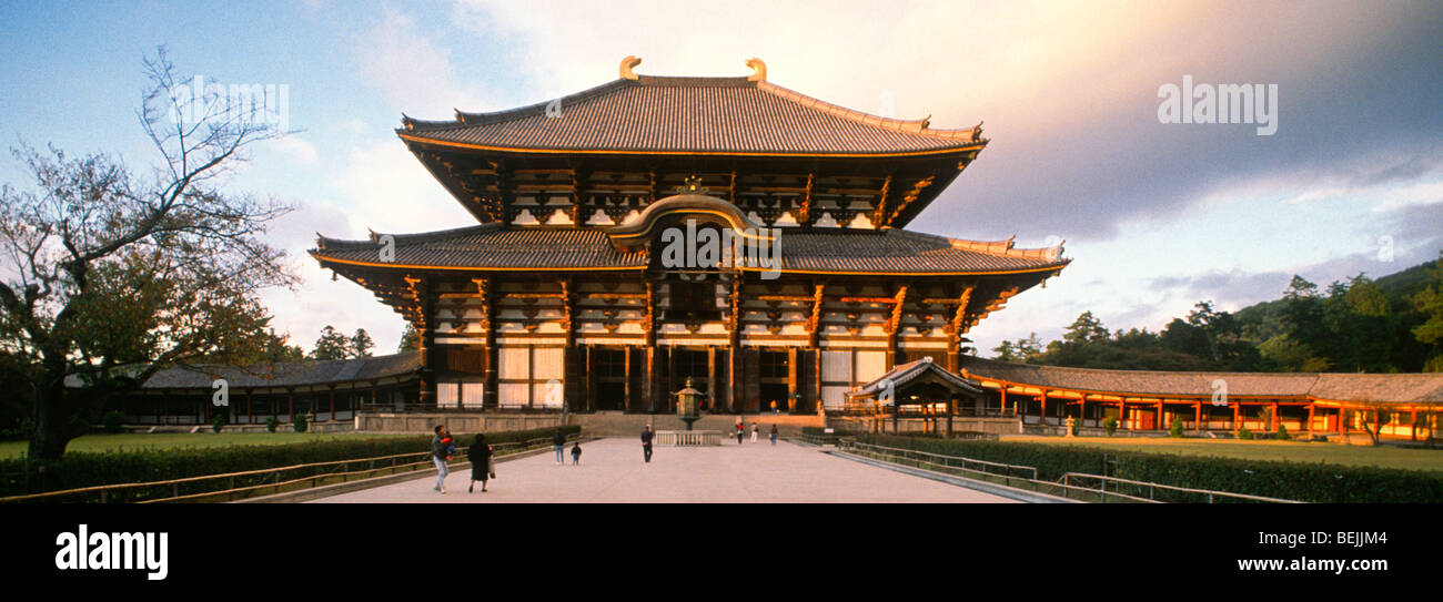 Exterior view of Todaiji (temple), Nara, Japan Stock Photo - Alamy