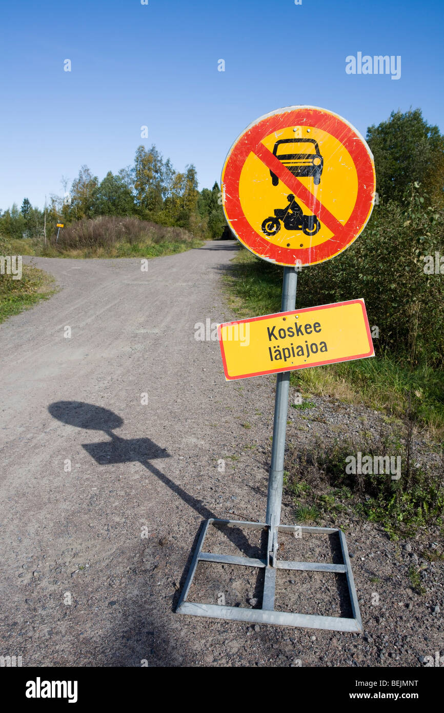 No entry for vehicles sign hi-res stock photography and images - Alamy