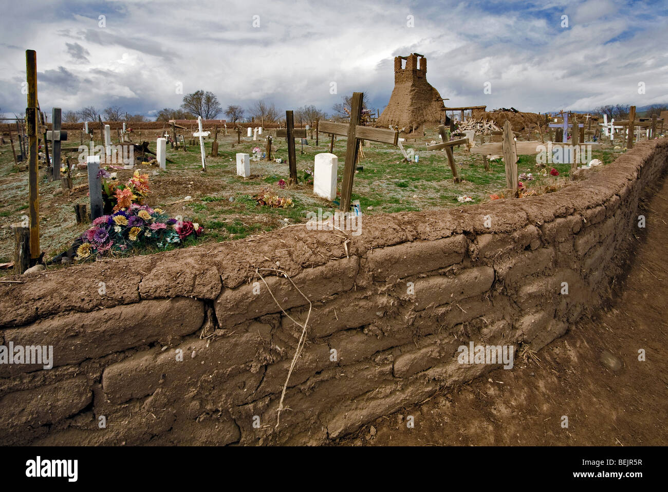 Native cemetery taos new mexico hi-res stock photography and images - Alamy
